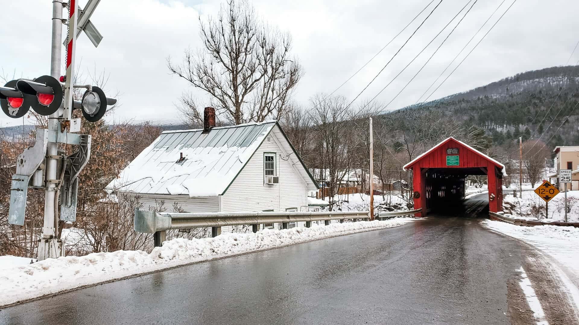 20 Amazing Covered Bridges in Vermont For Your Bucket List! - Paula ...