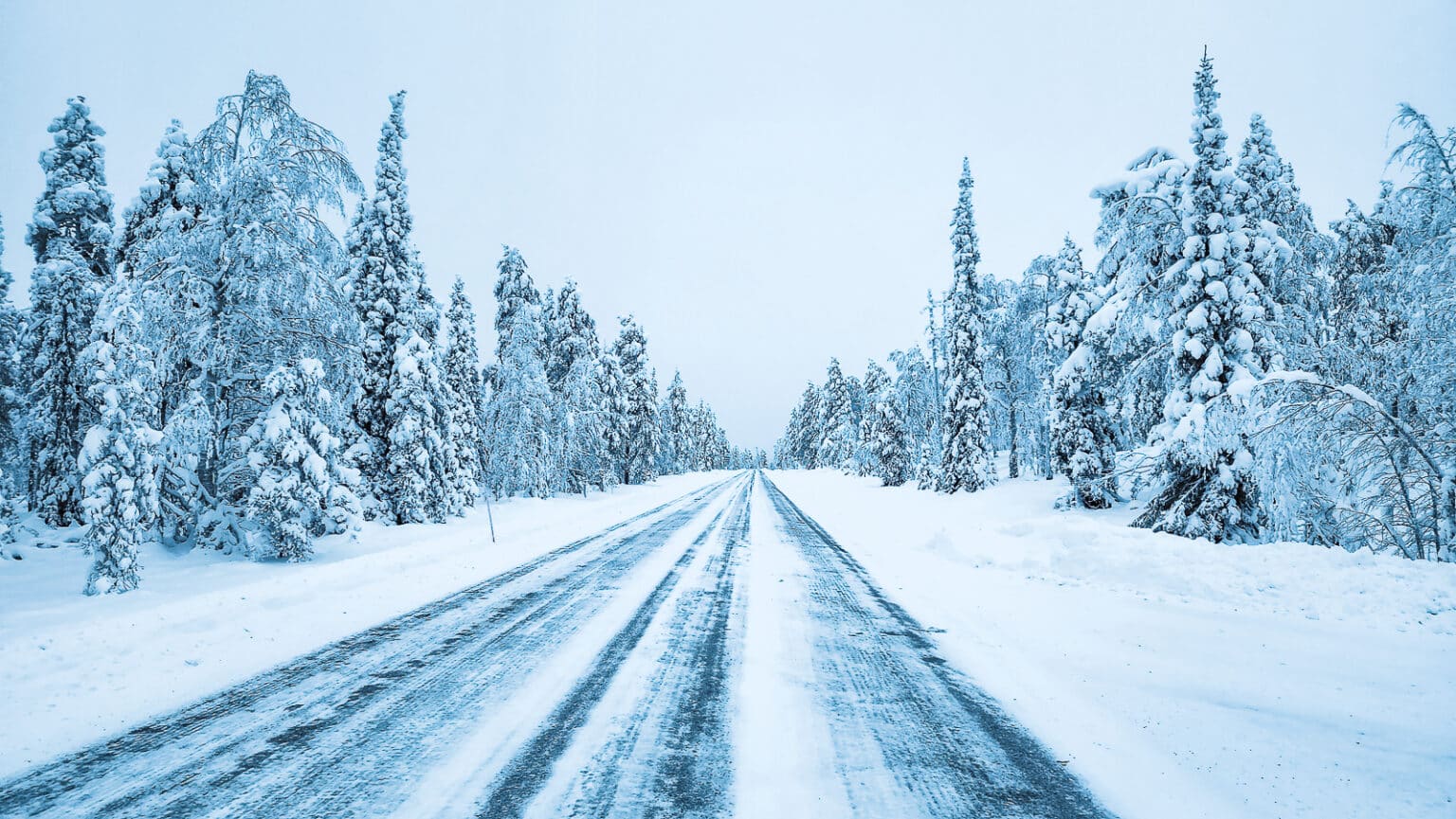 15 Essential Tips for Driving in Lapland in Winter - Paula Pins The Planet